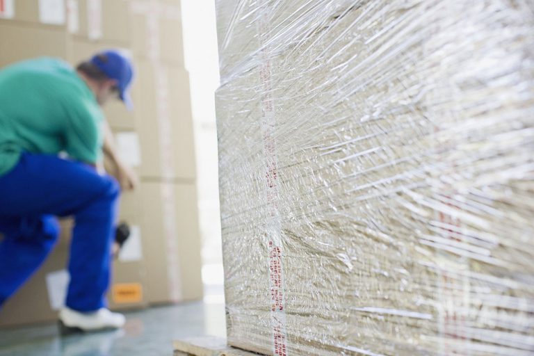Stretch Wrapping vs. Shrink Wrapping: What are the Advantages?